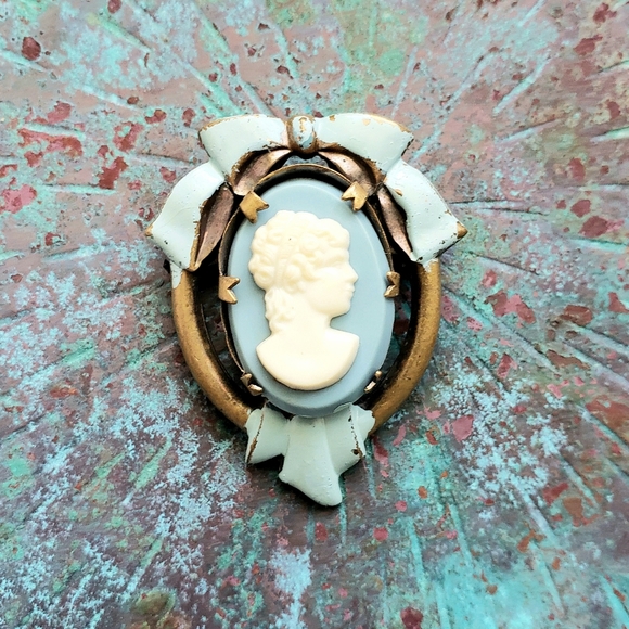 Vintage | Jewelry | Vintage Cameo Brooch | Poshmark